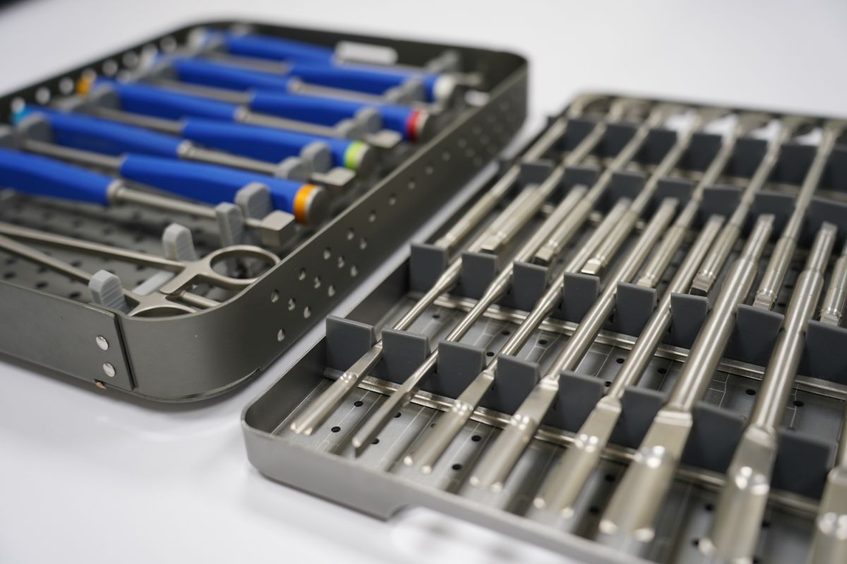 成功案例 - 7 天月結計薪變 3 小時，出國也能算薪水：元信豐導入 Vital HCM 的人資逆襲 - Vital 雲端服務 - 叡揚資訊